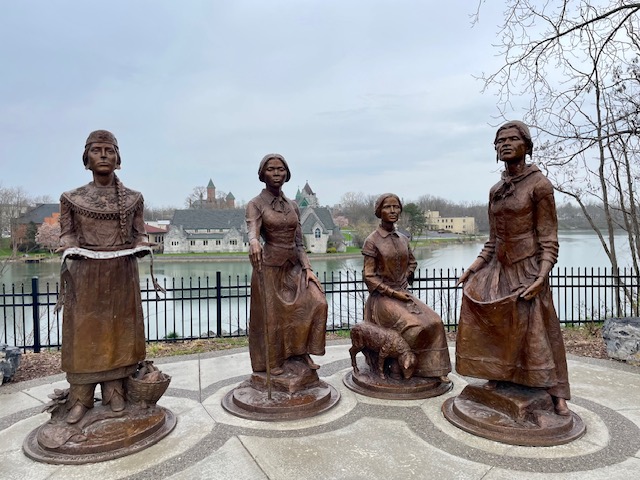 ripples of change statue – Carole Knits